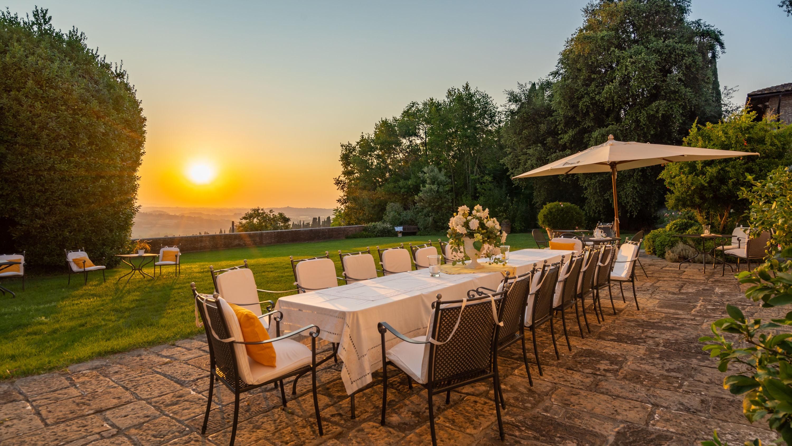 Remarkable 17th Century Villa with Quaint Scenery - Home Rental in Peccioli