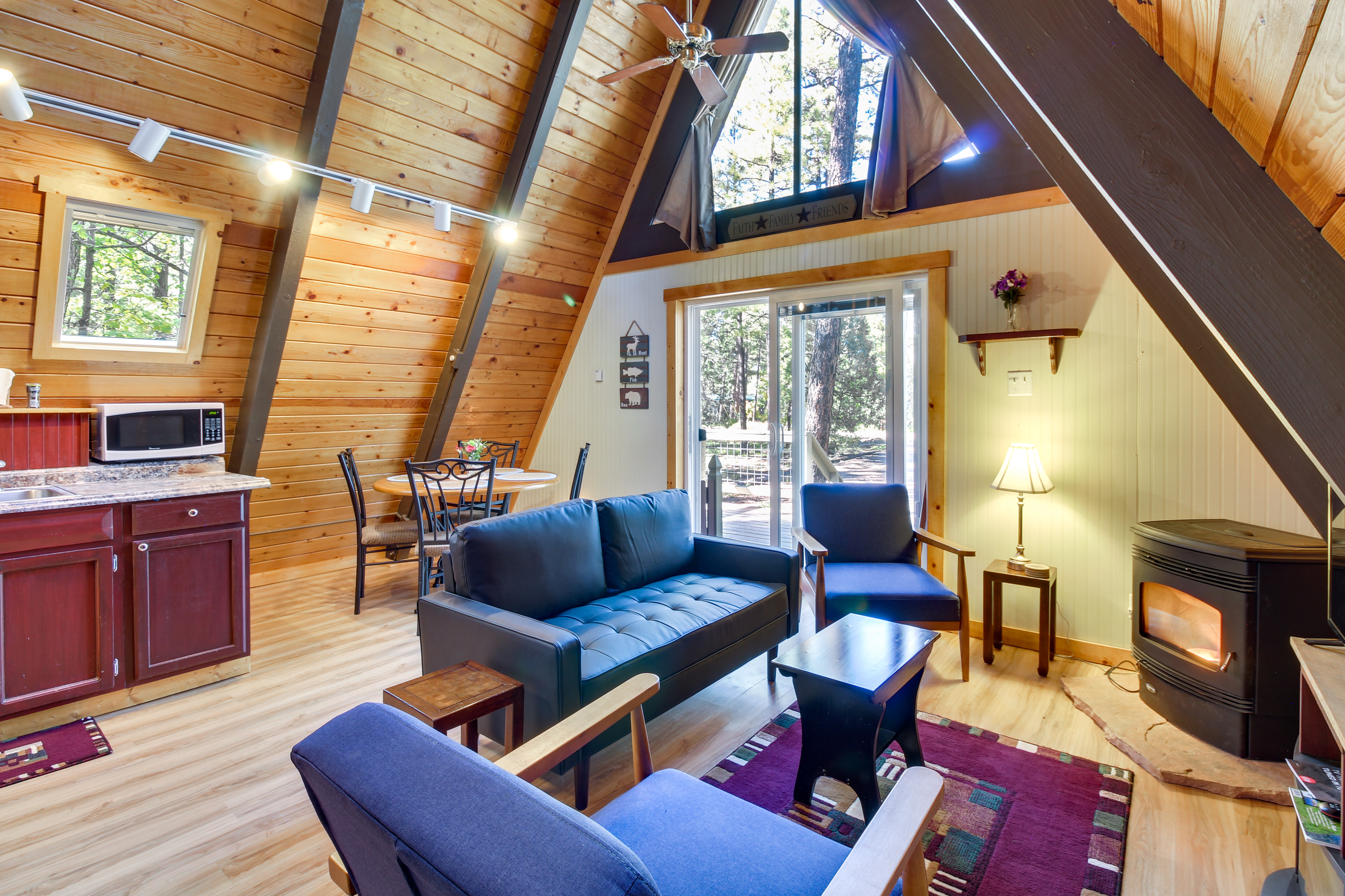 A-Frame Cabin w/ Deck & Grill in Pinetop! - Home Rental in Pinetop-Lakeside