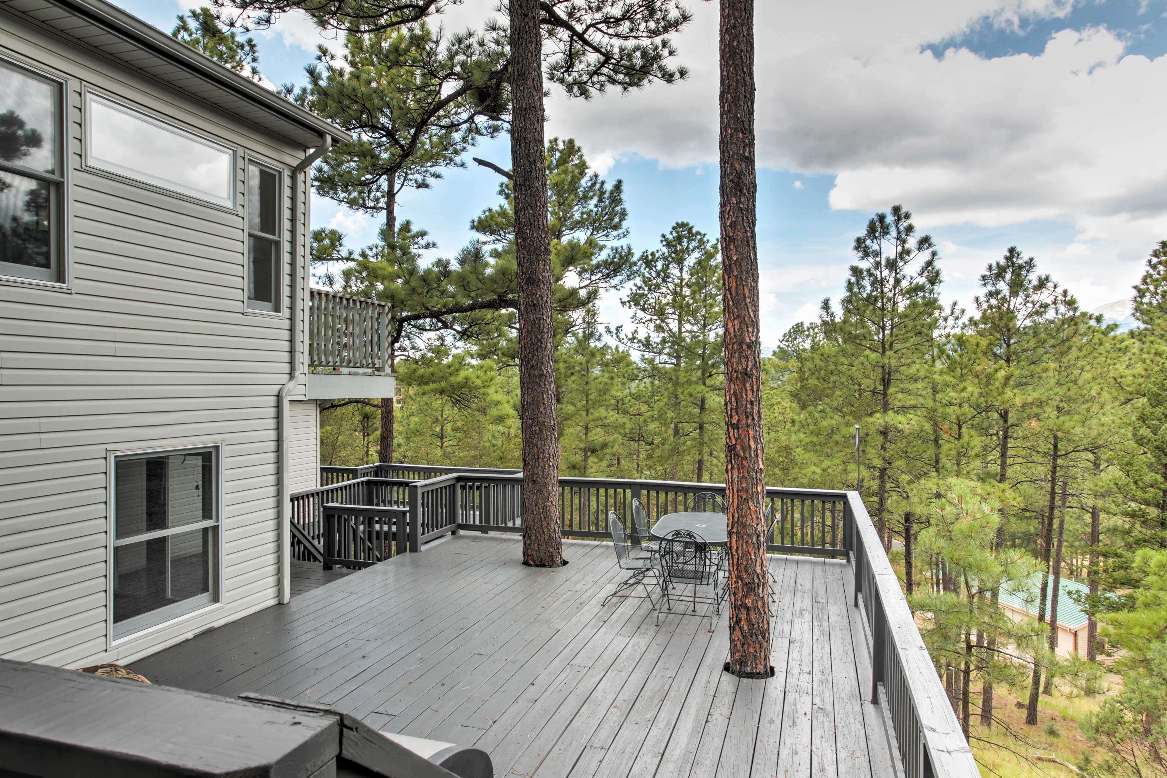 Spacious Hideaway in Ruidoso w/ Multi-Level Deck! - Home Rental in Ruidoso