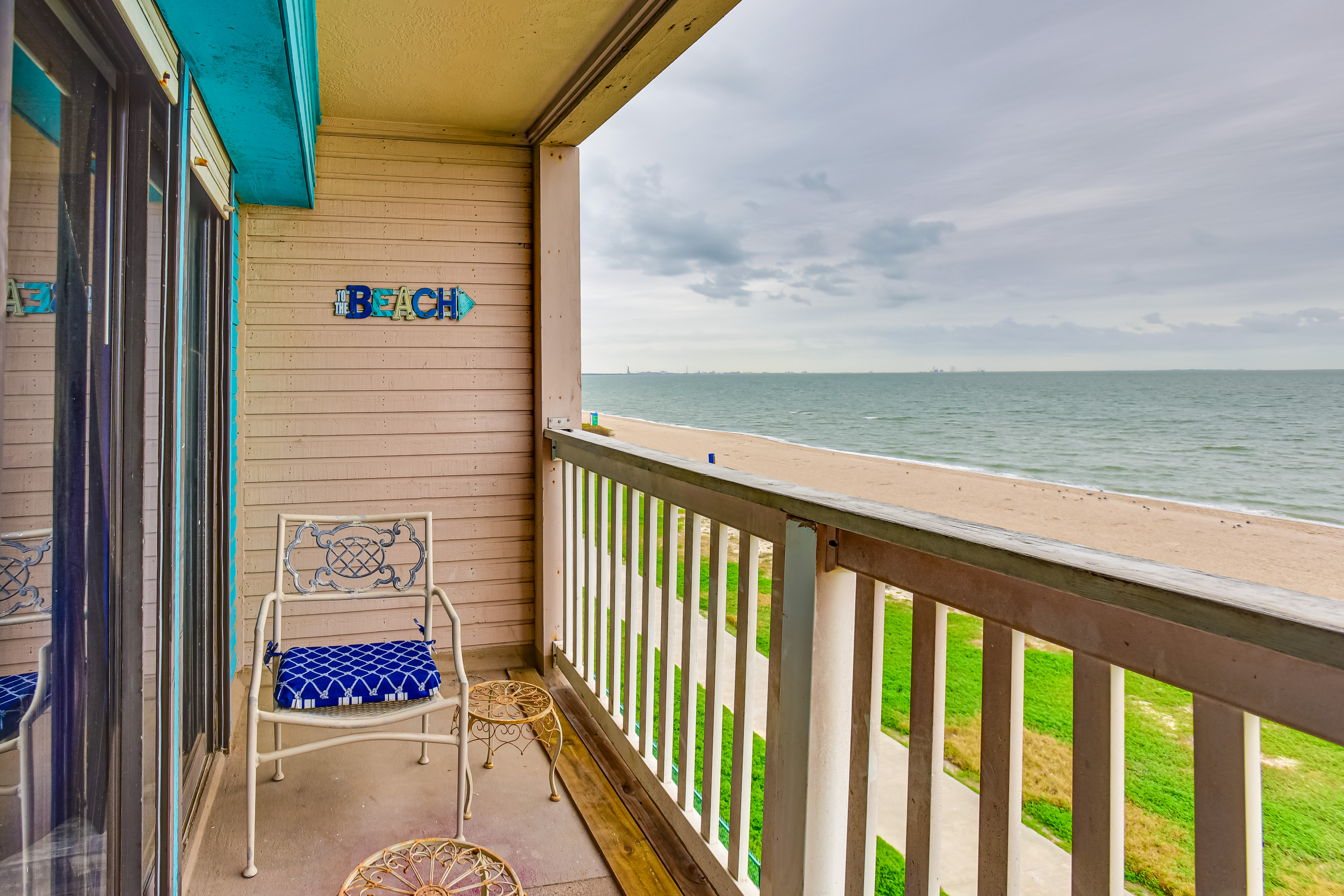 Waterfront Corpus Christi Escape w/ Pool Access! - Home Rental in ...