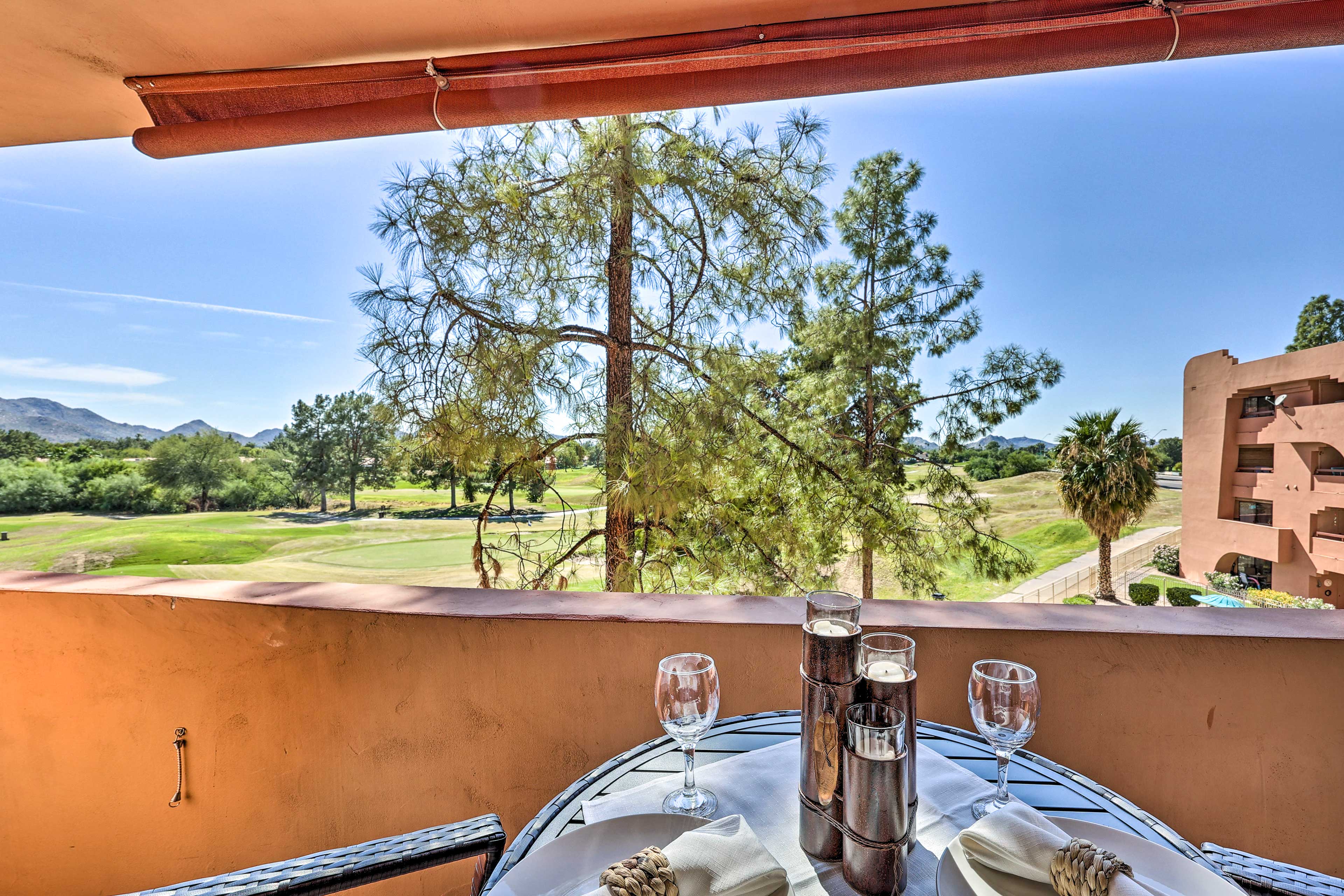 Chic Phoenix Condo w/ Mountain & Golf Course Views - Home Rental in Phoenix