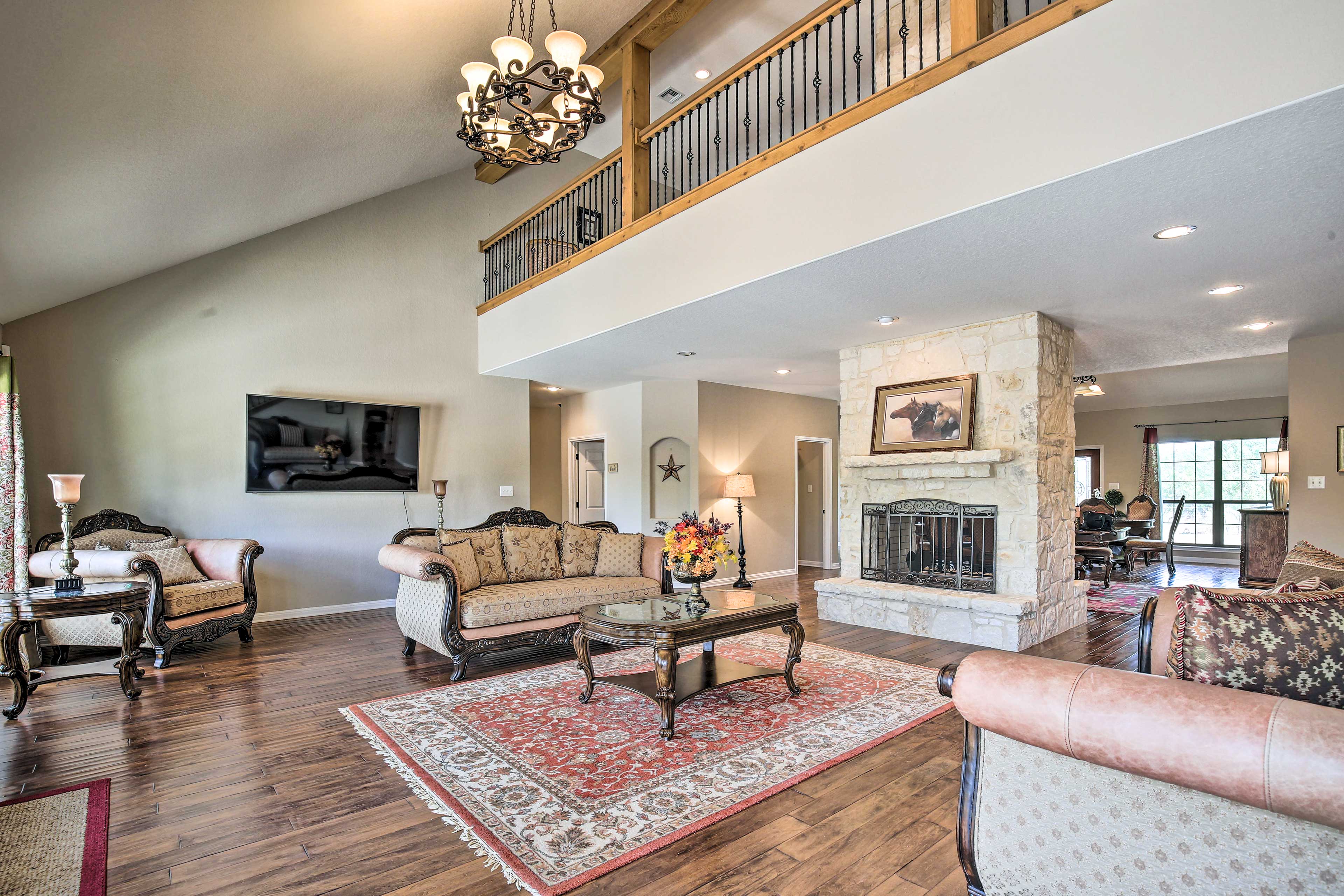 Luxury San Antonio Retreat: 110-Acre Private Ranch - Home Rental in San ...