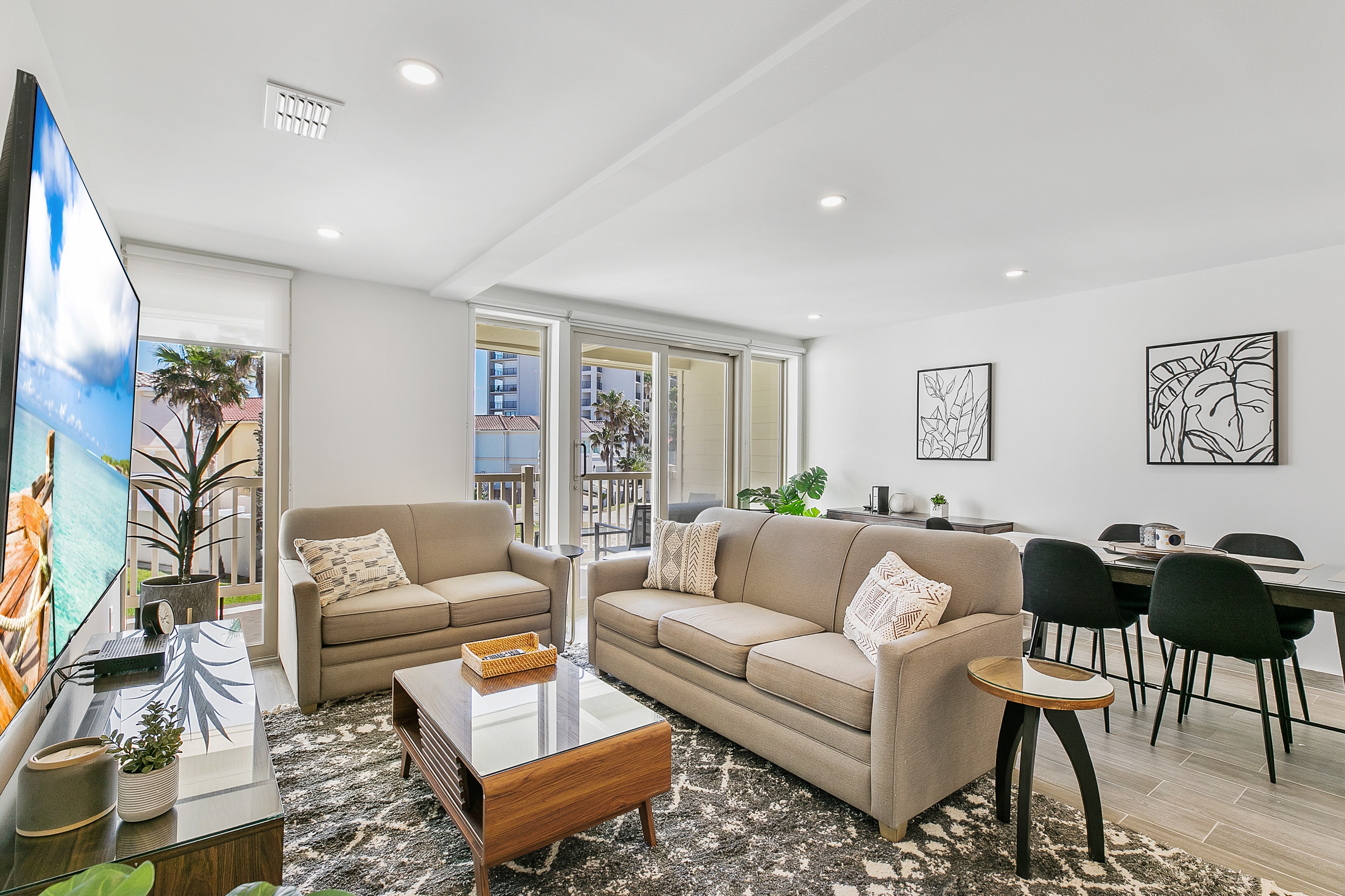 Beachfront condo, renovated, steps to beach - Home Rental in South ...