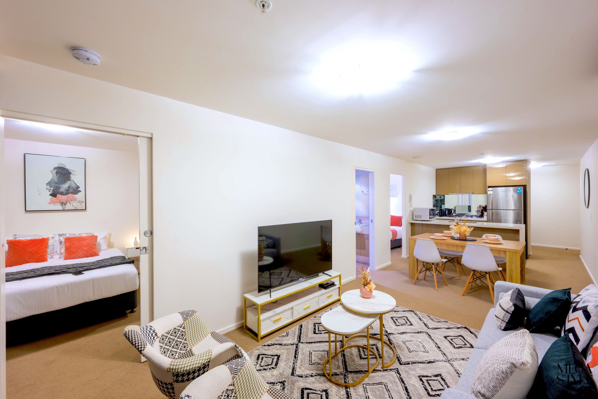 CBD Fringe 2B2B1C plus Study with Pool & Gym L27 - Home Rental in Southbank