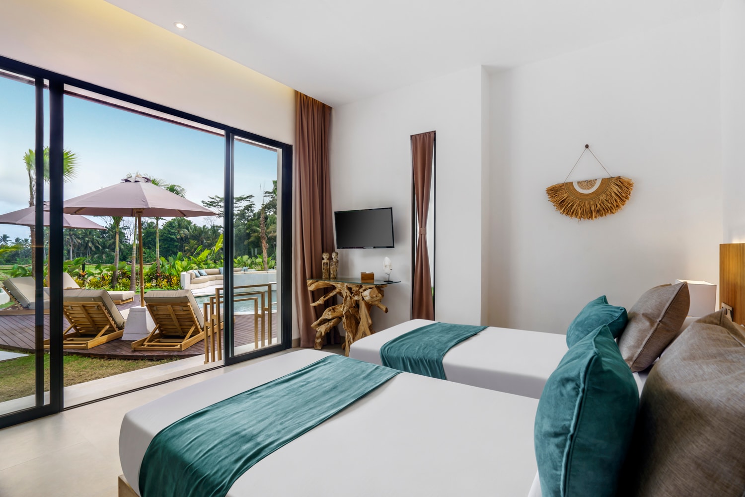 3 Bedroom Tropical Infinity Pool Ubud Villa - Home Rental in Bali Ubud