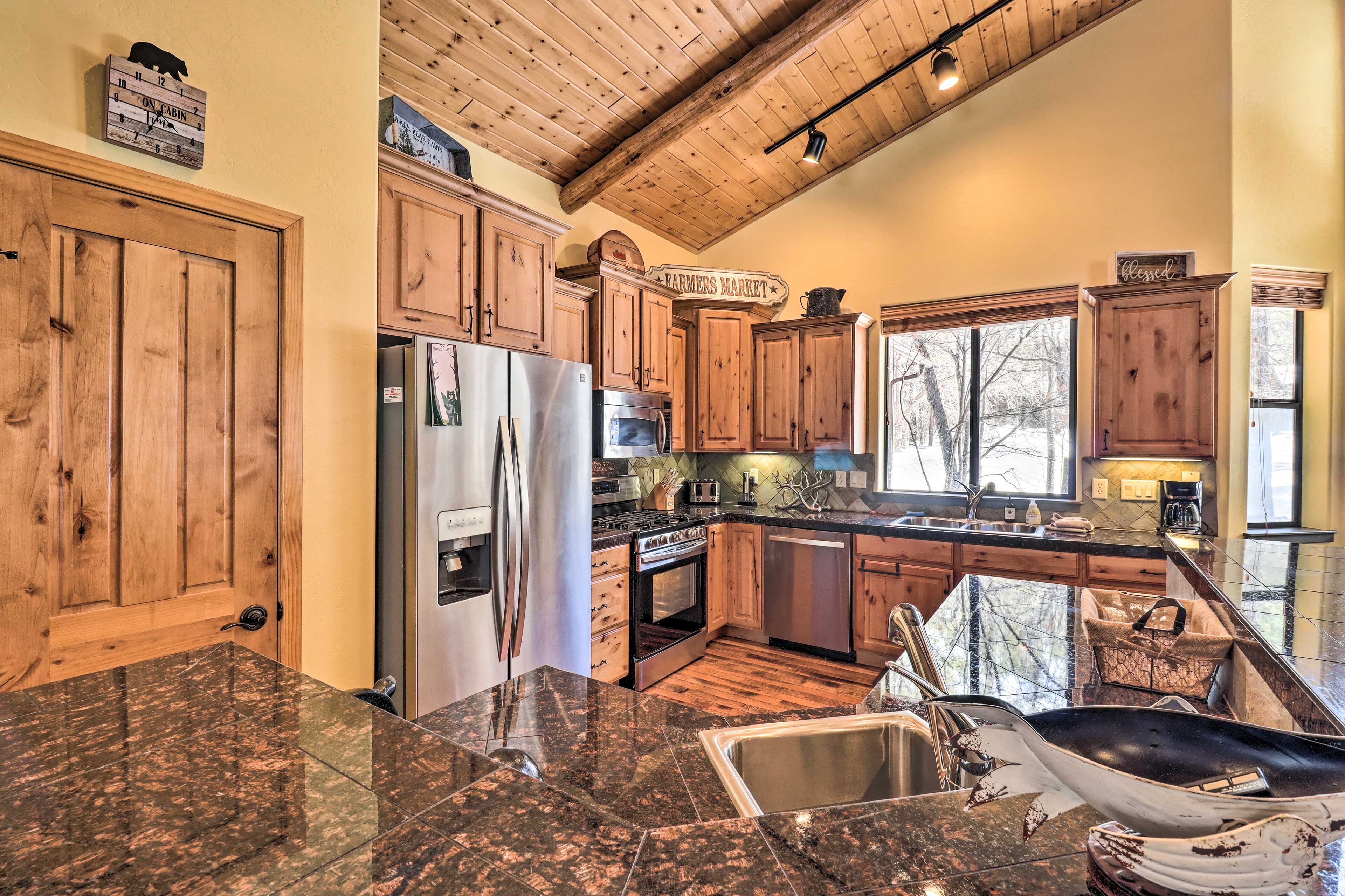 Pinetop Rental Cabin w/ Deck & Grill! - Home Rental in McNary