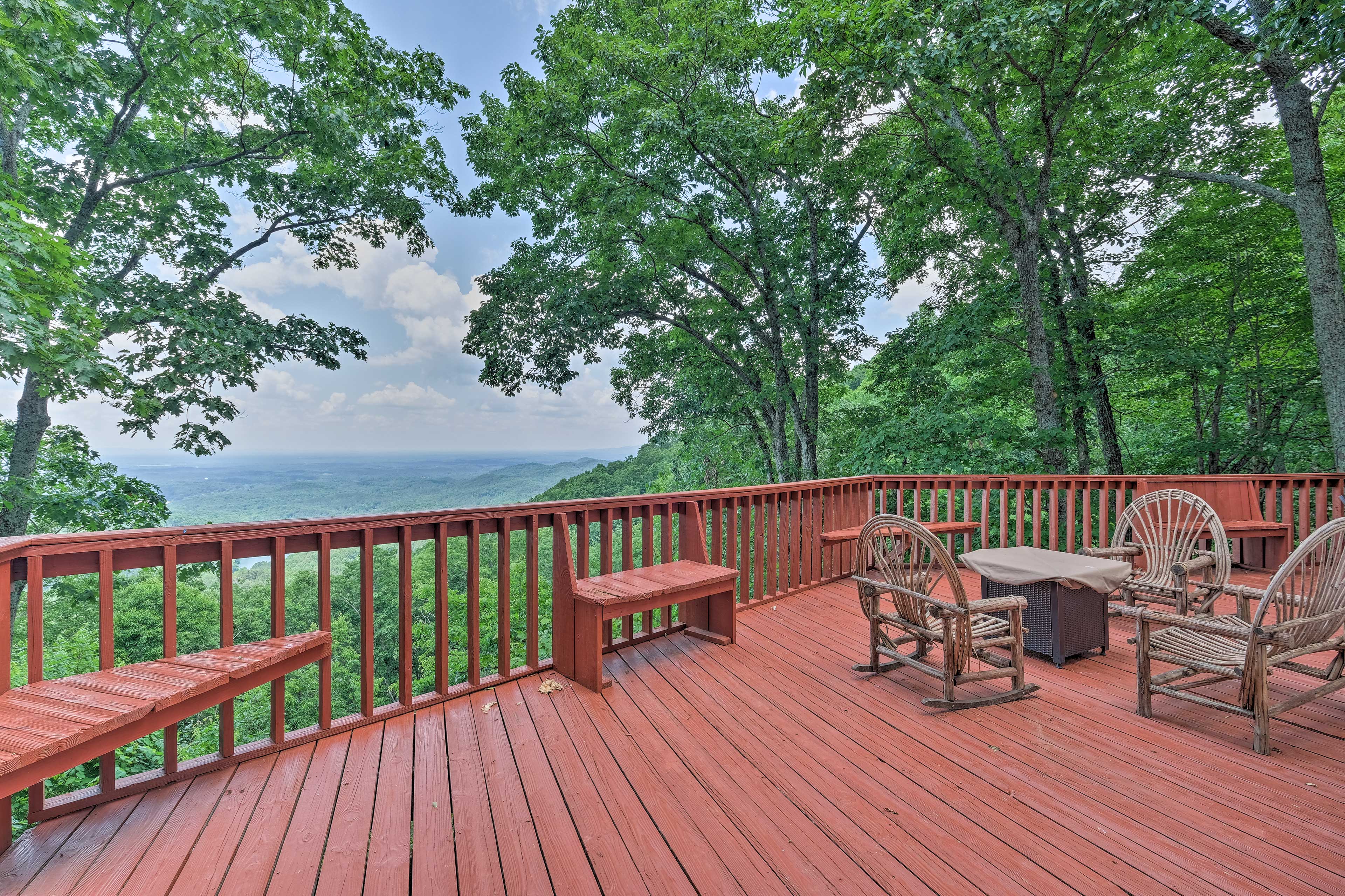 Rustic Ranger Cabin w/ Amazing Mountain Views - Home Rental in Ranger