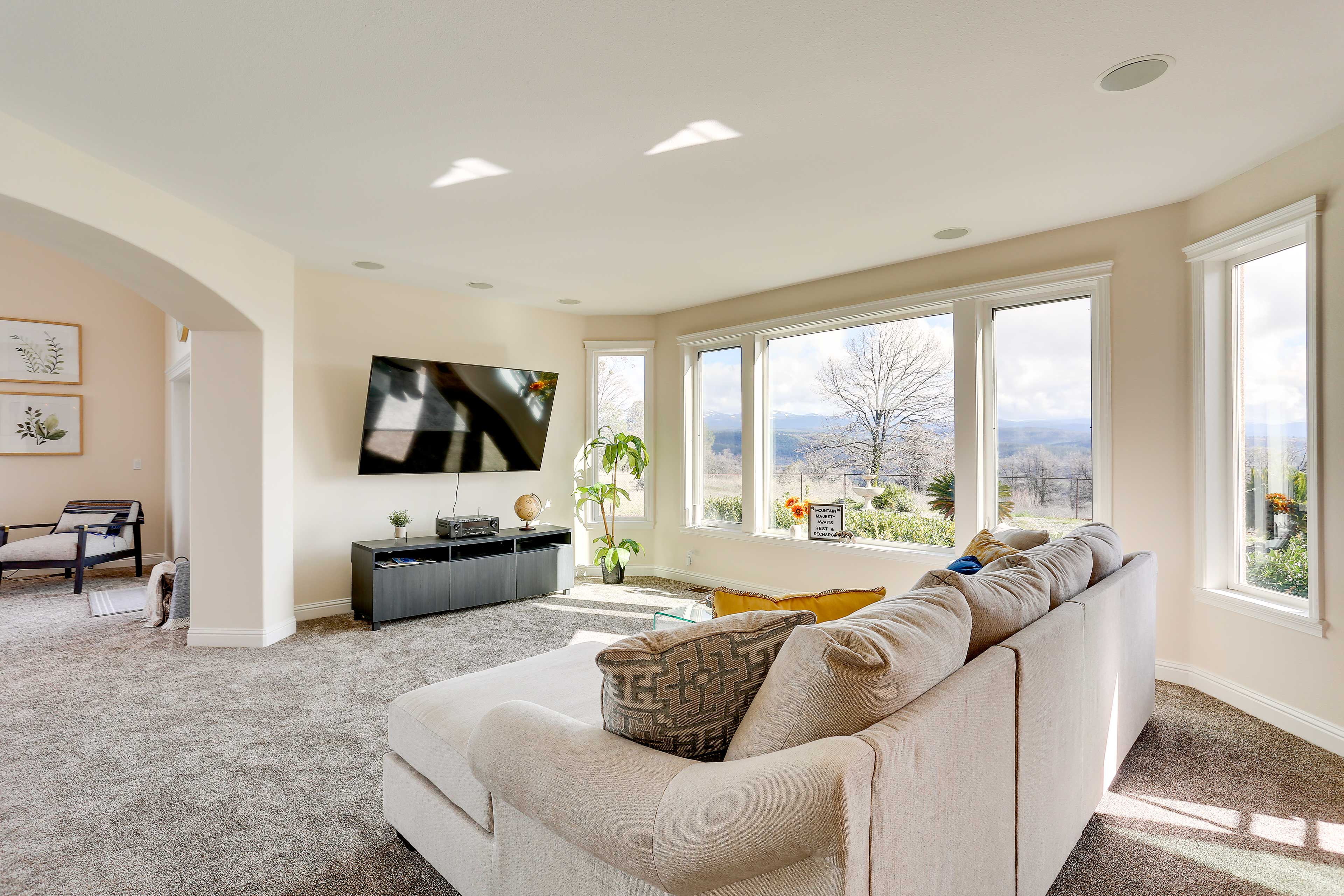 Spacious Oak Run Home w/ Panoramic Mountain Views! - Home Rental in Oak Run