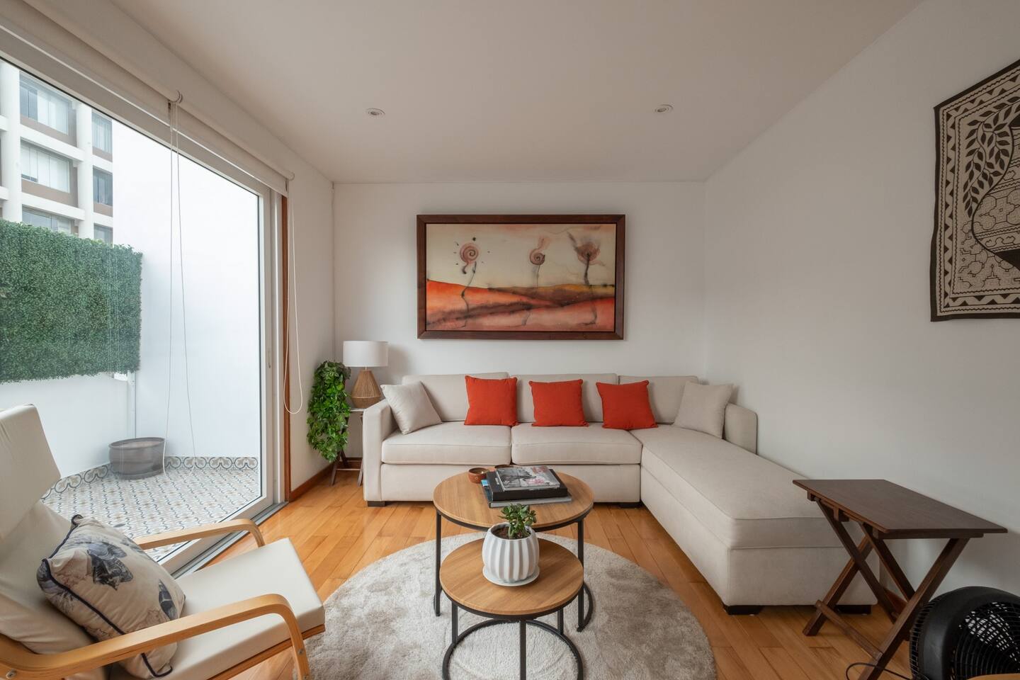 iH*| Stylish Chic 1BR Duplex w/ AC near Larcomar - Home Rental in ...