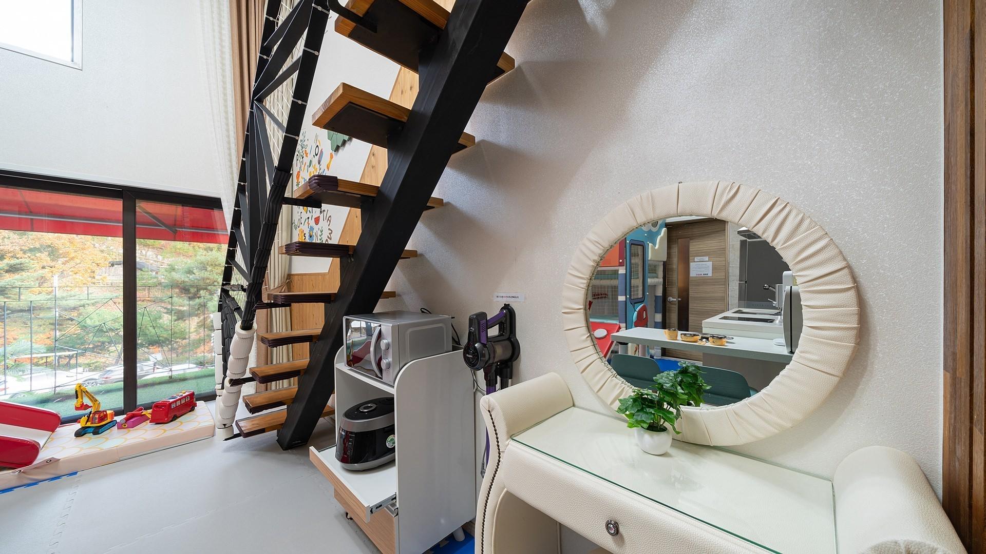 Gapyeong teamo kids poolvilla - 202 (Fire truck room/heated swimming ...