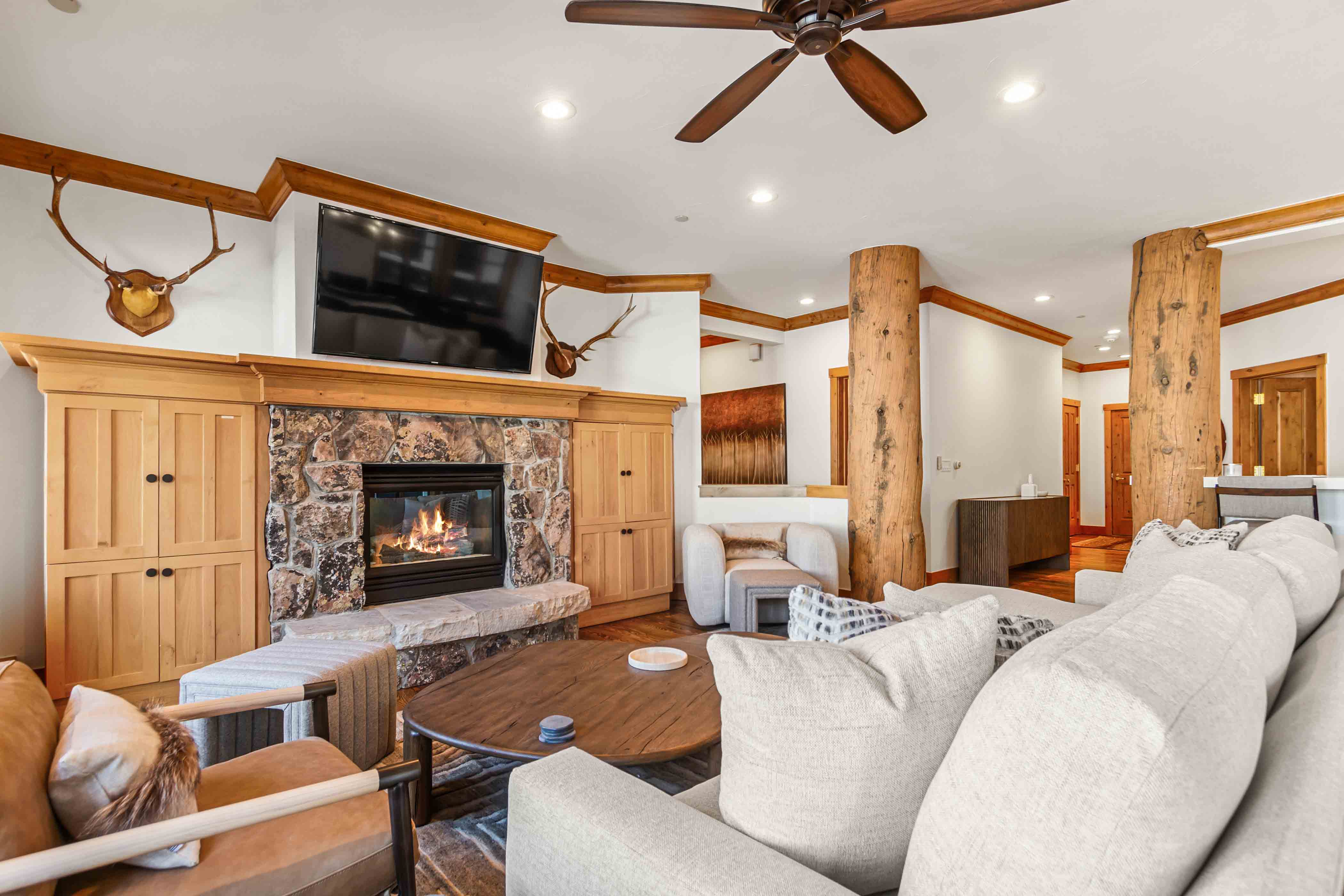 Charming Village Condo | Pool, Hot Tub, Shop, Dine, Breakfast - Home ...