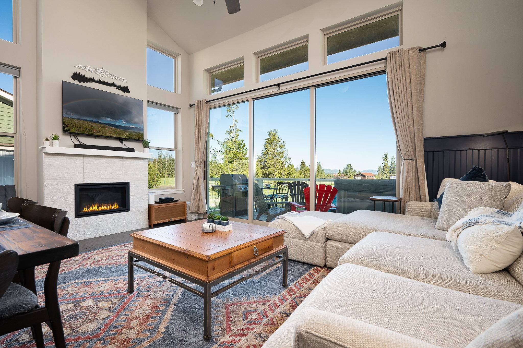 Rendezvous Mountain Luxury Cabin 17 - Home Rental in Fraser