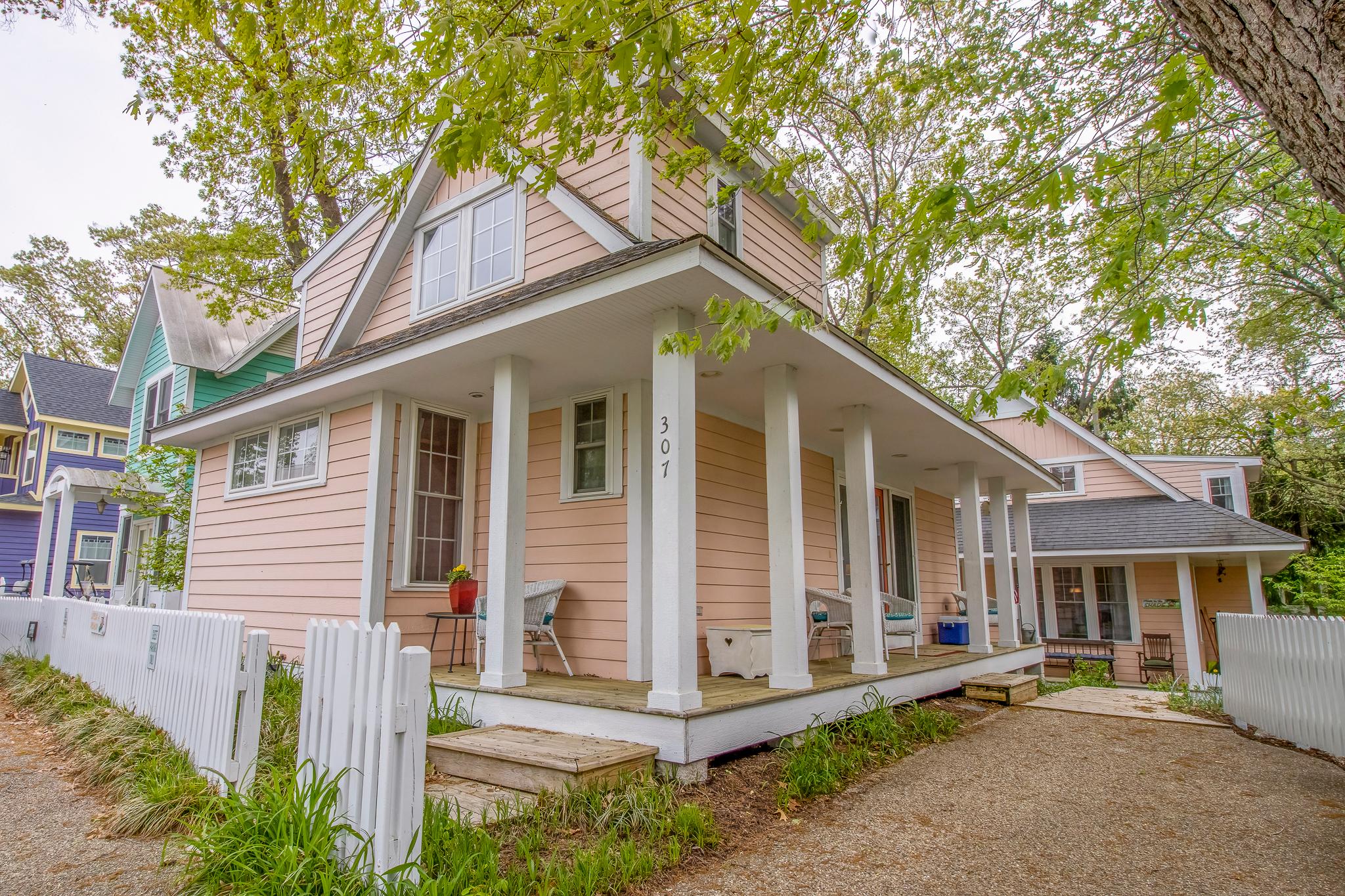 Beach Bear and Beach Cub - Home Rental in Michigan City