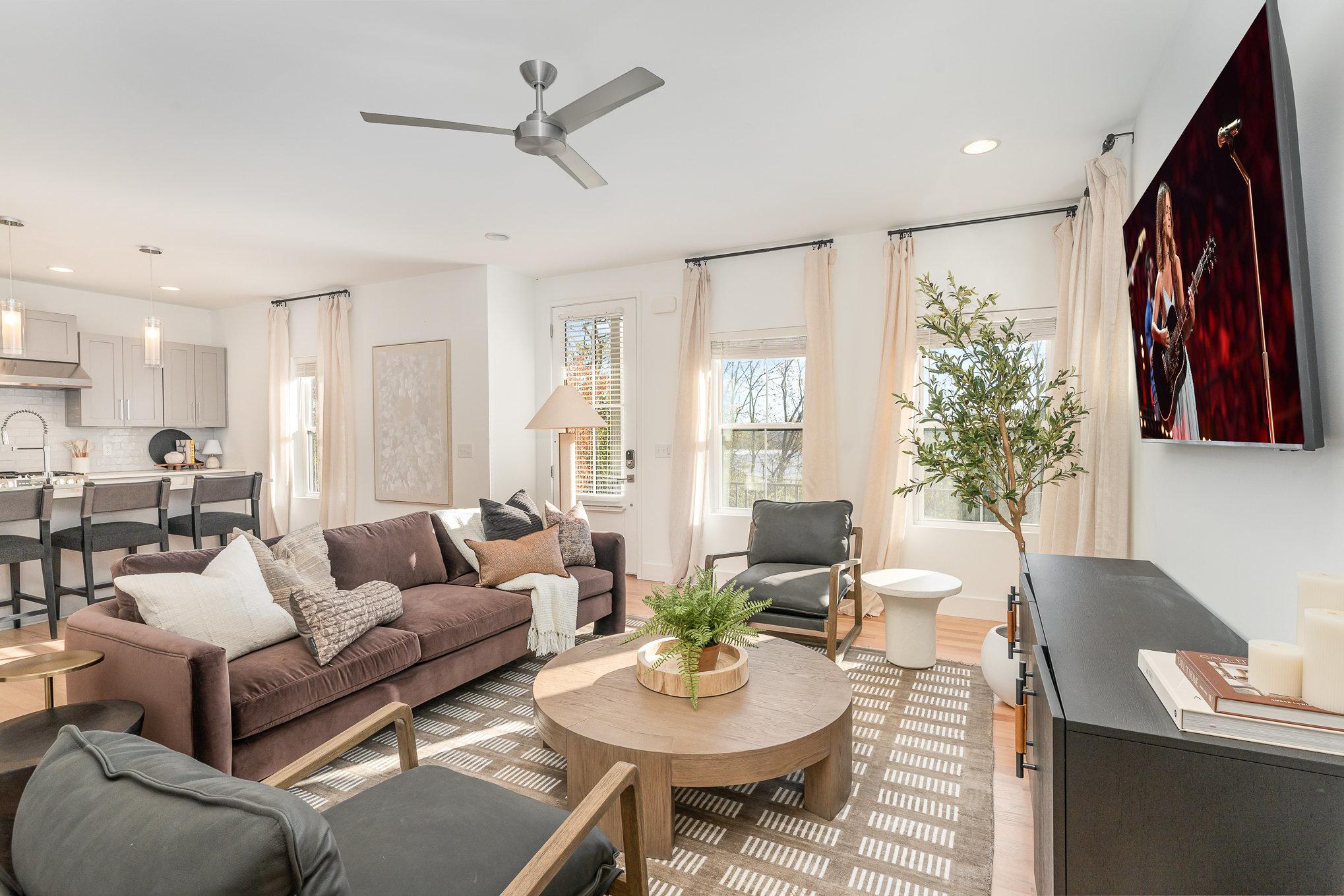 Brightwood - Sleeps 8 - Mins to Broadway - Home Rental in Nashville