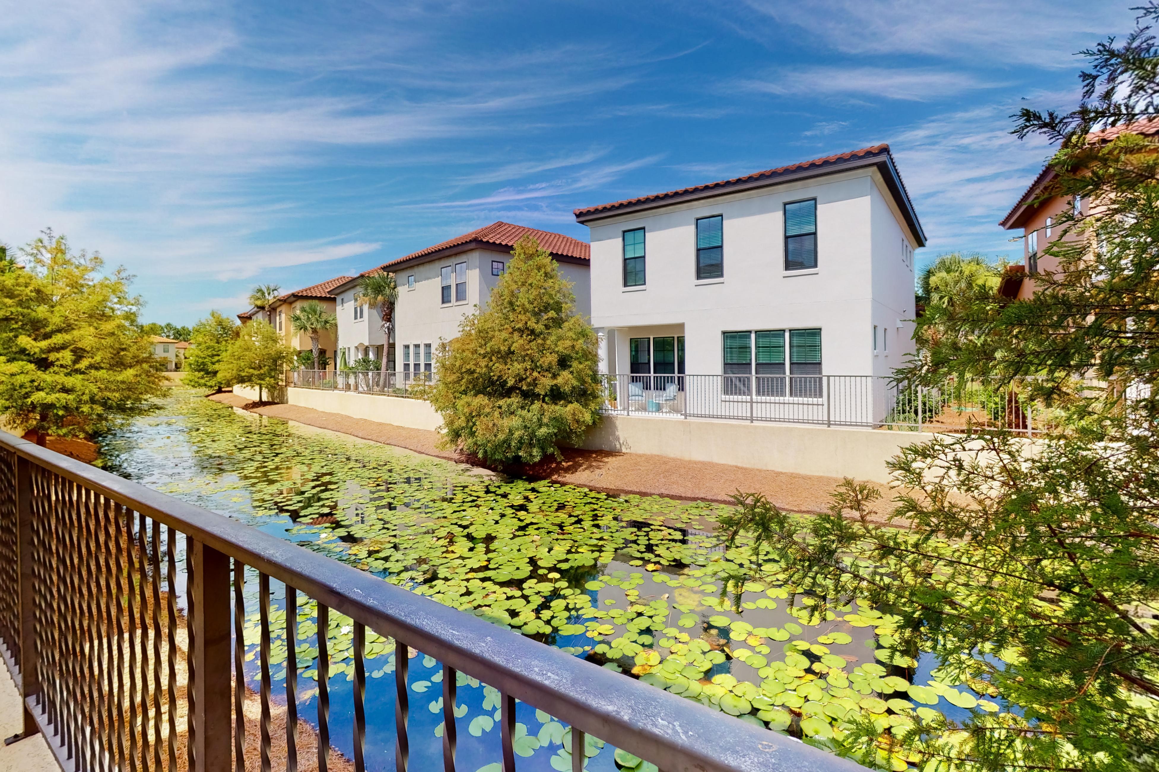 Villa Lago - 1969 Baytowne Loop - Home Rental in Miramar Beach