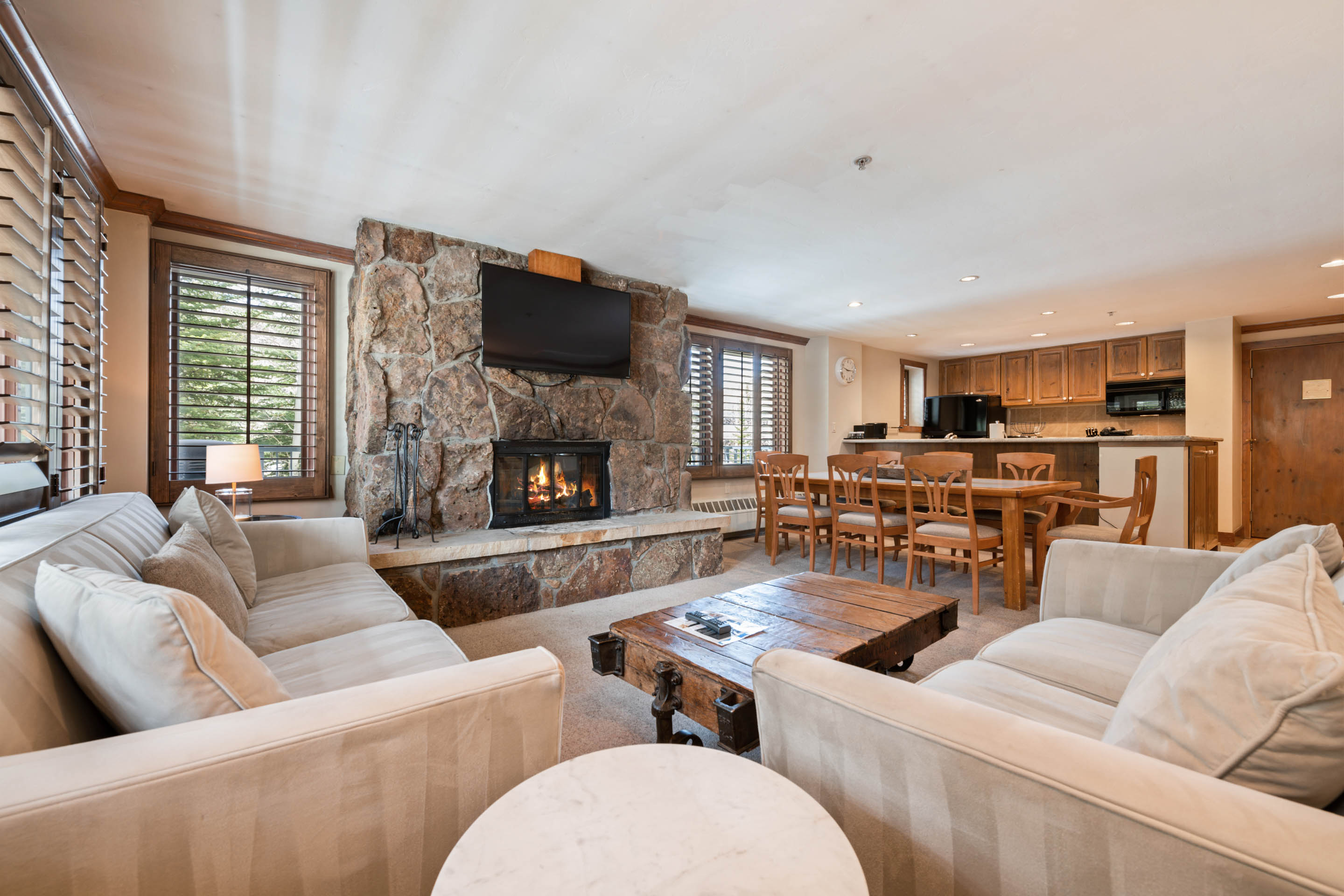 Lodge Tower 299 Three Bedroom - Home Rental in Vail