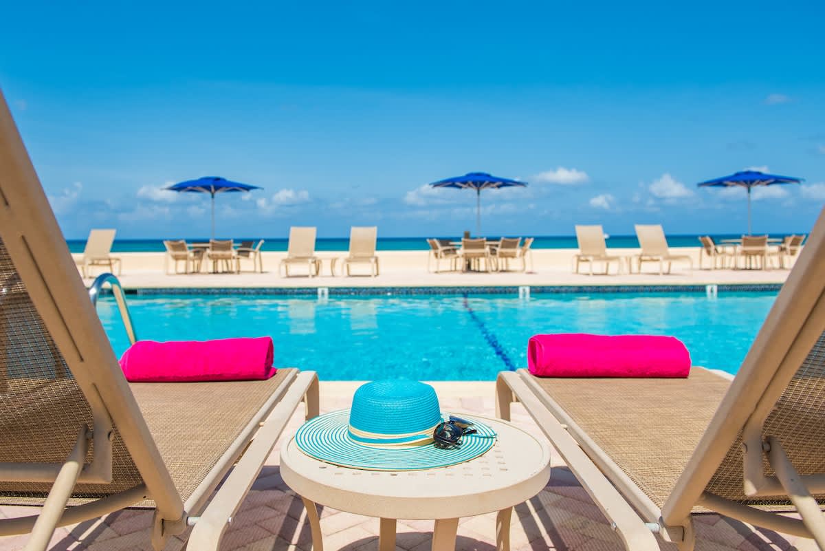 Georgetown Villas #113 on Seven Mile Beach w/ Pool - Home Rental in ...