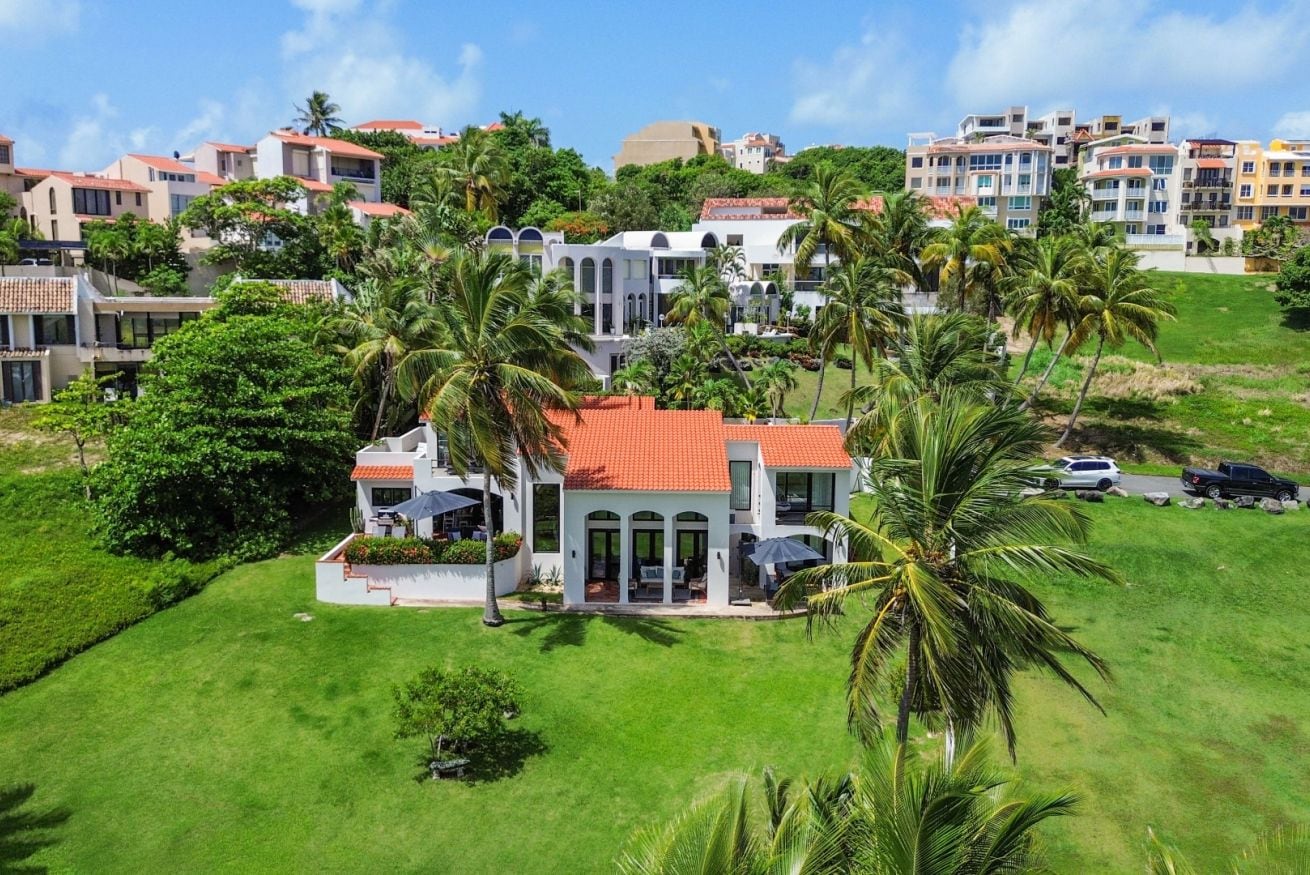 Beachfront Villa with luxury amenities in Puerto Rico - Home Rental in ...