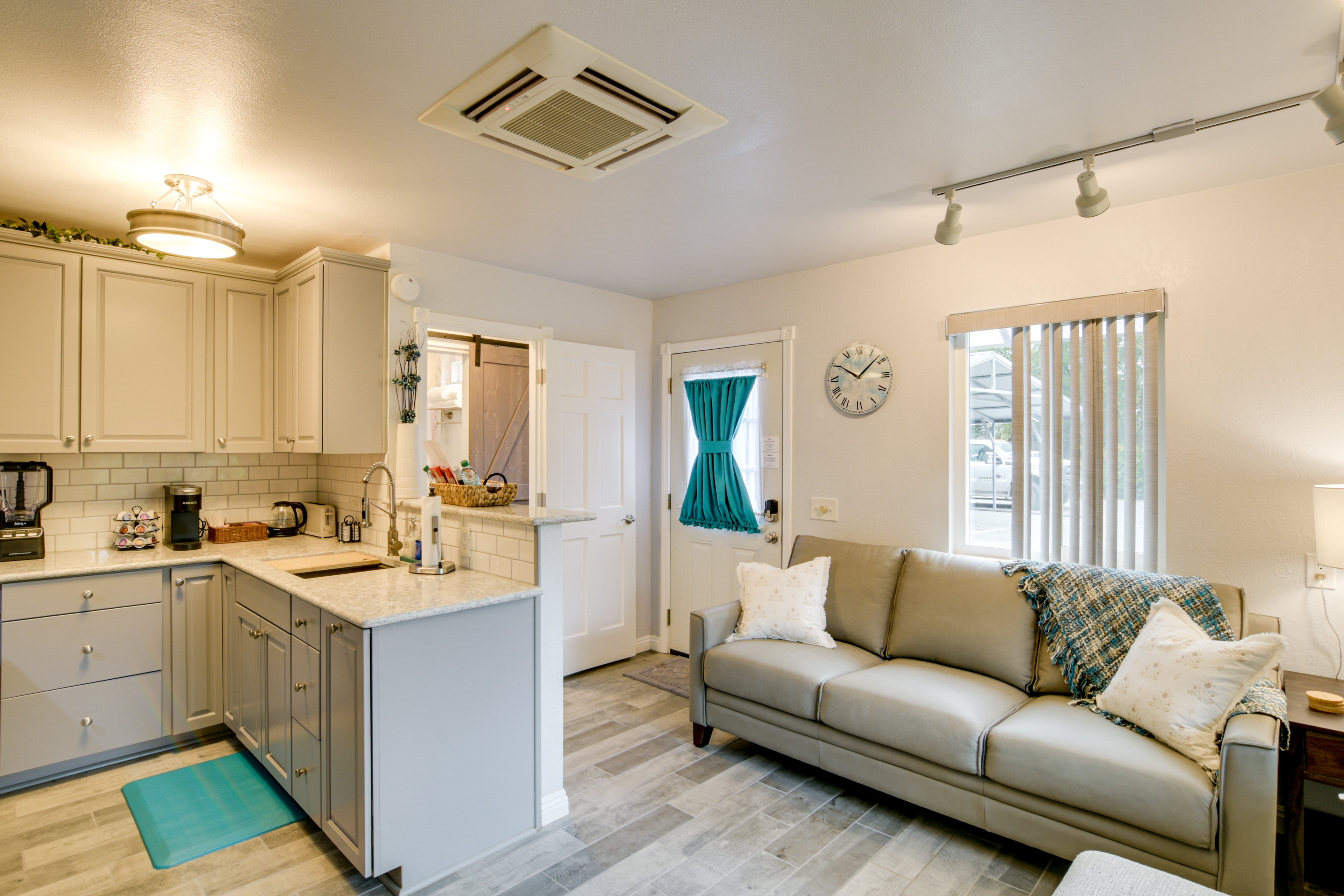 Quiet Country Stay: Modern Guest Suite Near Chico - Home Rental in Durham