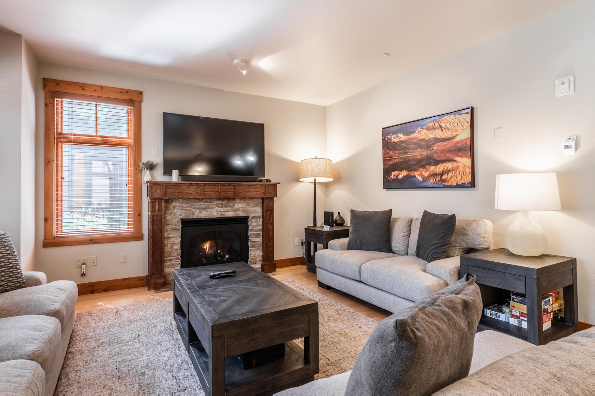 Cabins 13 - Home Rental in Mammoth Lakes