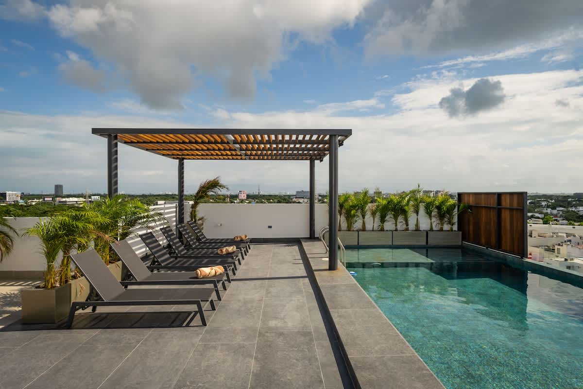 Magnificent with Spacious Comfort - Home Rental in Cancún