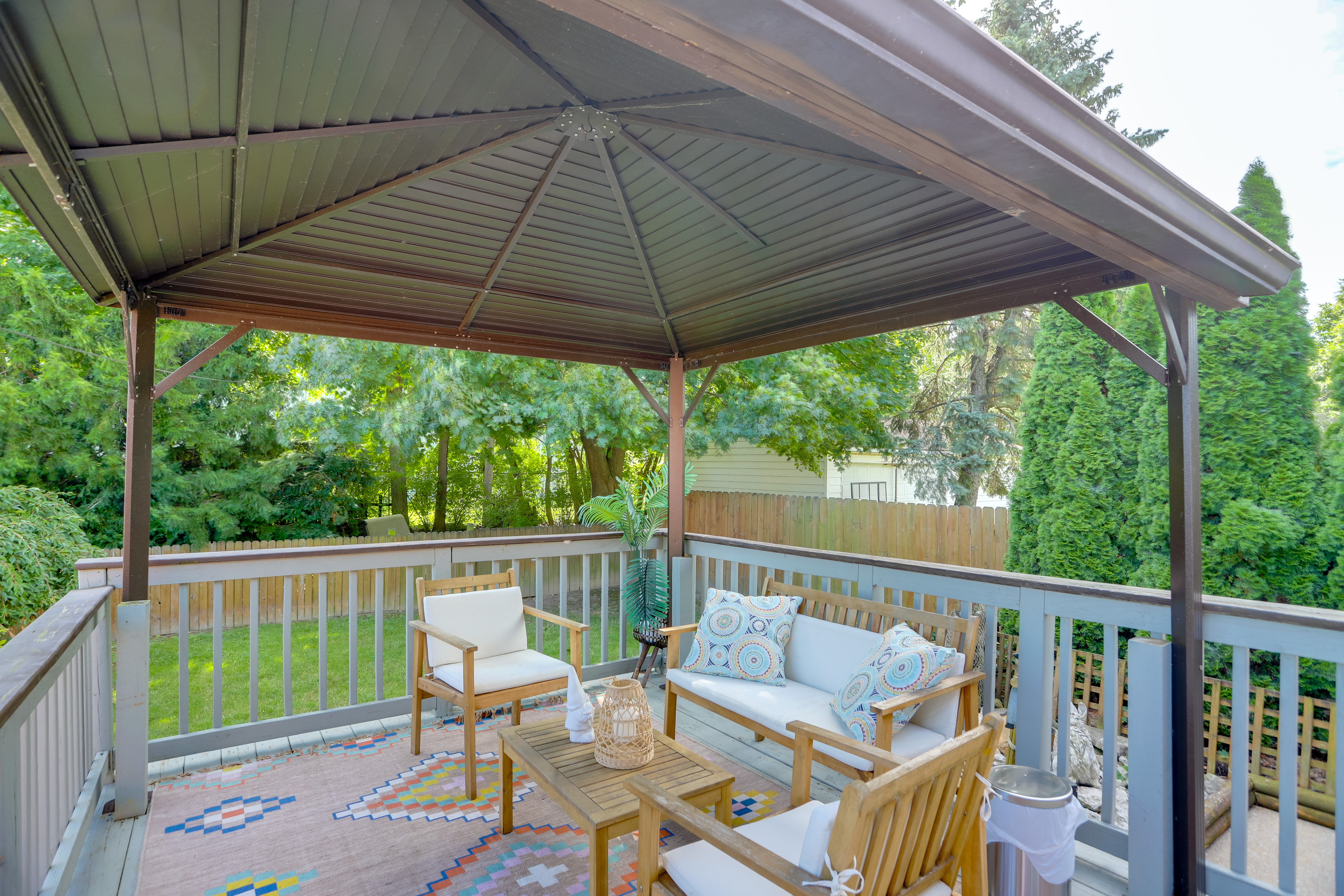 Steps to Lake Erie! Cedar Point Home Base w/ Deck - Home Rental in Sandusky