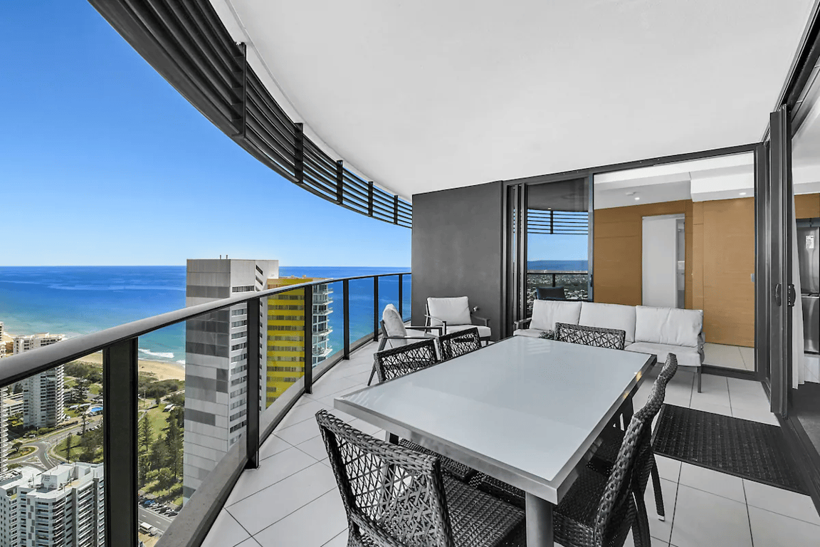 LUXE Skyhome @ Oracle Level 44 - Home Rental in Broadbeach